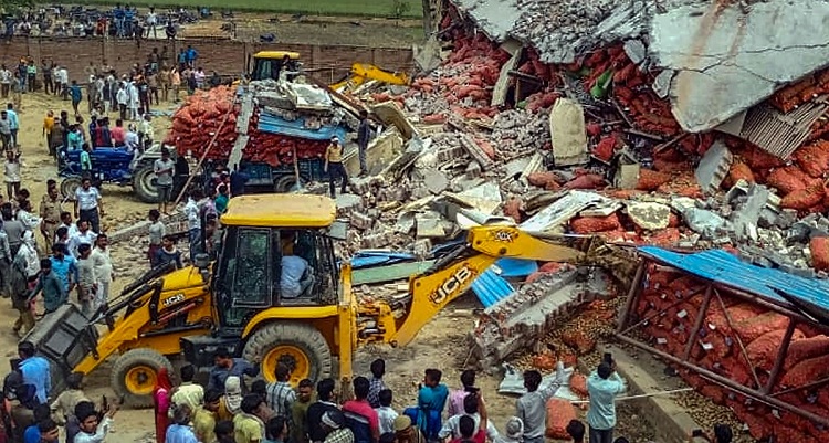 UP: Roof of cold storage chamber collapses in Chandausi, 8 killed, FIR ...